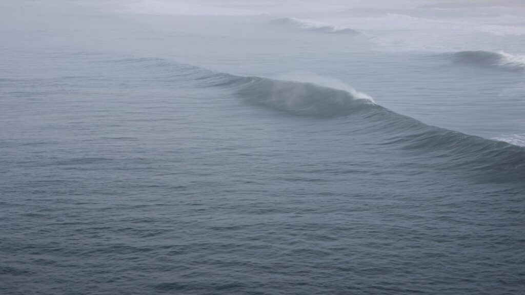 Navigating the Drake Passage: Waves Reach 30 Feet