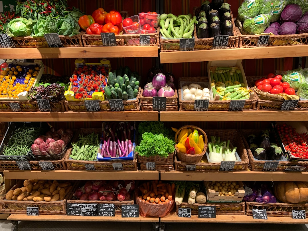 Why Grocery Stores Run Out of Food Quickly: Explained