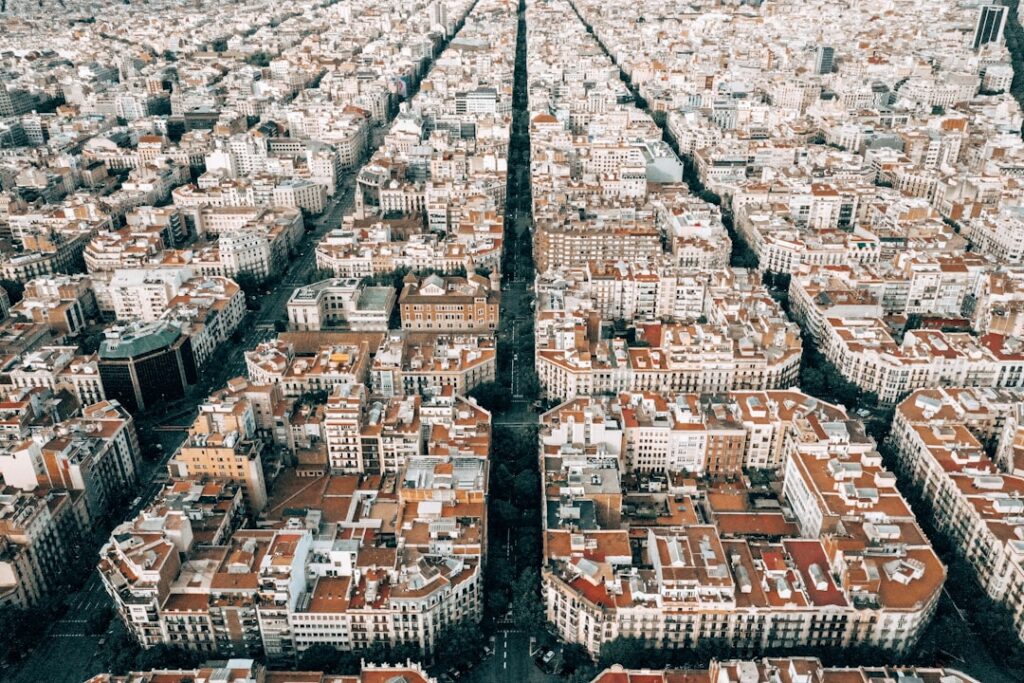 5 Reasons Cities are Vulnerable to Traffic Bottlenecks - Cities have ...